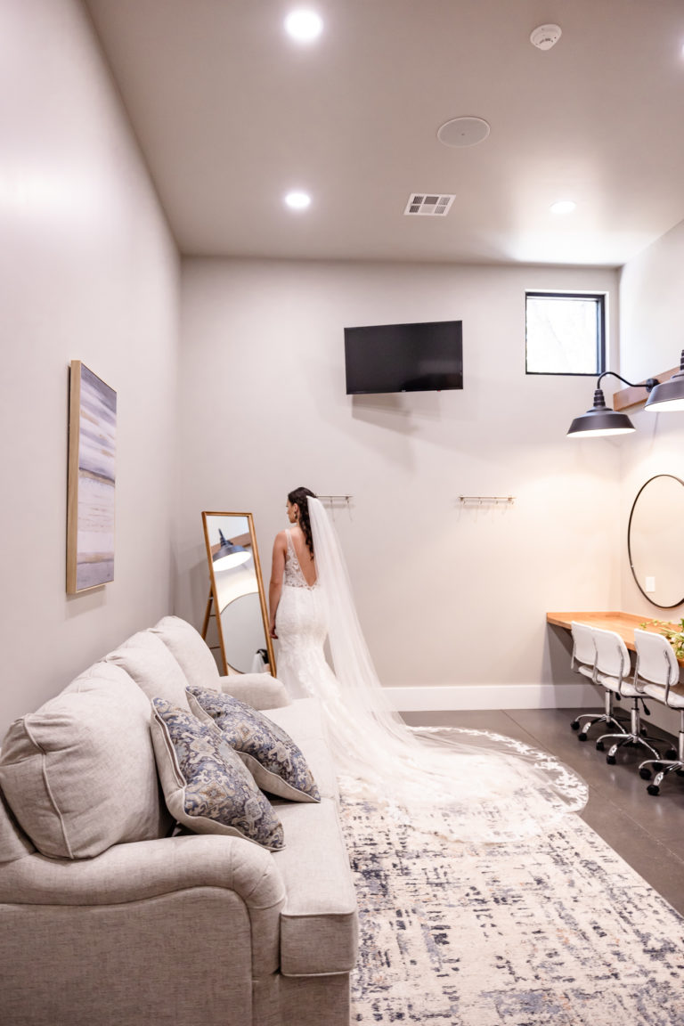 Discoveryland Ranch Wedding Venue Highlight - modernmomentsphoto.com