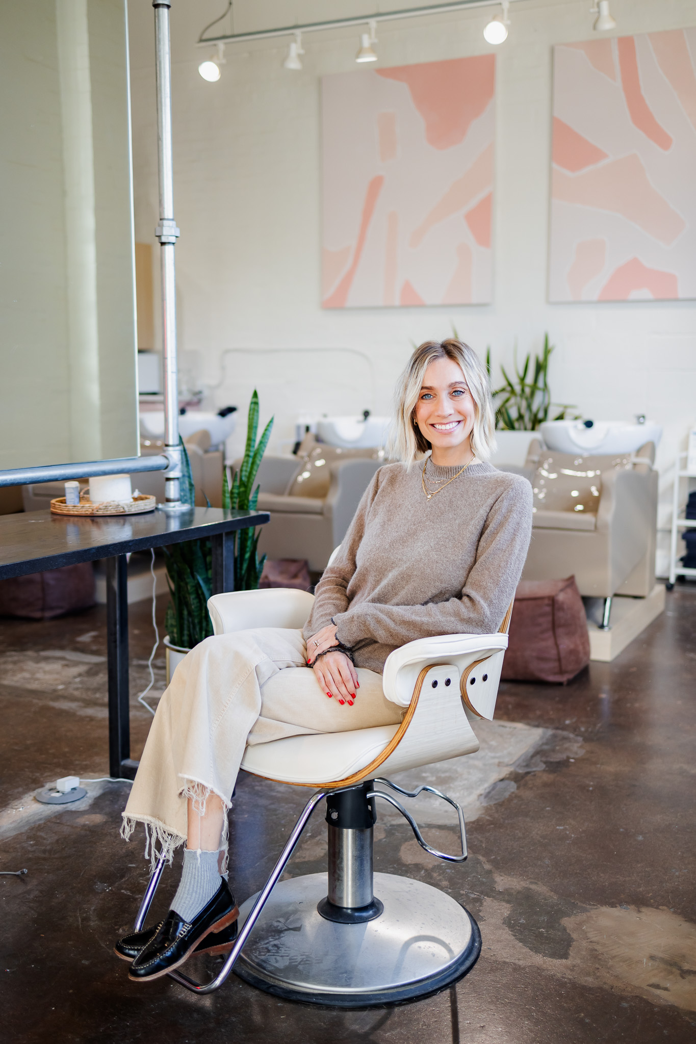 Oma Salon Branding Session | Tulsa, Oklahoma - modernmomentsphoto.com