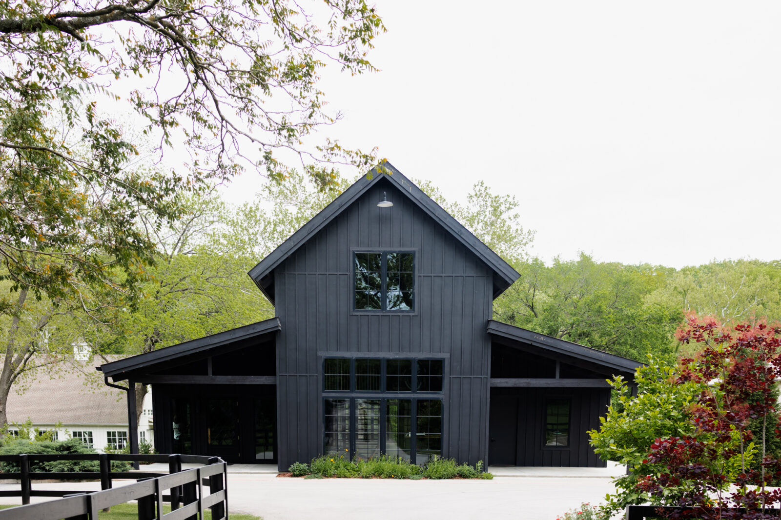 Abigail & Matthew | Modern white barn wedding at Spain Ranch in Jenks ...